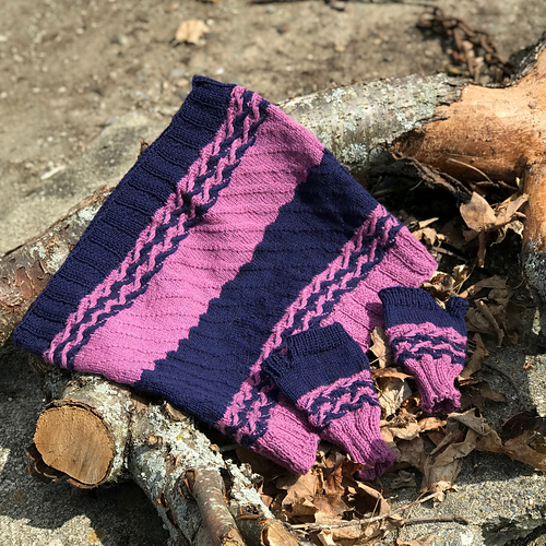 Ravelry: Mrs. Rabbit's Muffatees pattern by Donna Druchunas