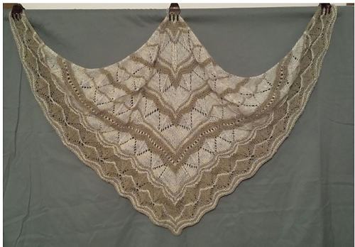 Ravelry: Curved Triangle Shawl pattern by Iris Schreier
