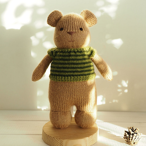 Ravelry: Mishka Bear toy pattern by dunaksa