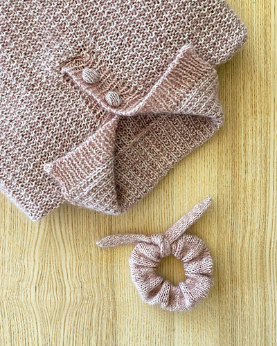 Made this cute scrunchie with leftover yarn to match the sweater I ...