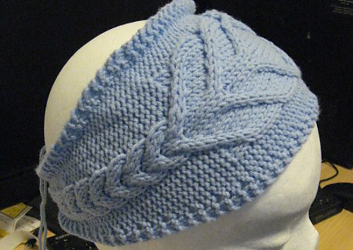 Ravelry: Hopscotch Cable Headband pattern by Sarah Dunster