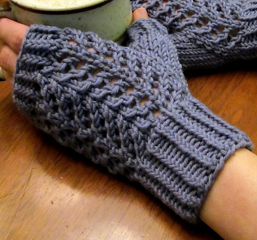 Ravelry: Raleigh Mitts pattern by Rebecca Shepler