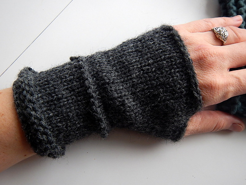 Ravelry: Favorite T Mitts pattern by Rebecca Shepler