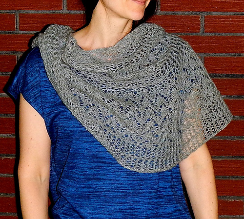 Ravelry: A Pretty Little Shawl pattern by Rebecca Shepler