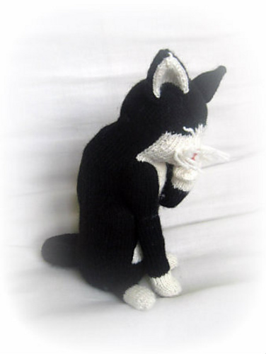 Ravelry: Garo the Cat pattern by Dyah Dyanita