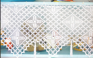 Ravelry: Cache-cache pattern by Les Editions de Saxe