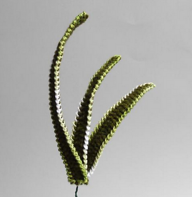 Ravelry: Long Leaf pattern by CreativityClaudia