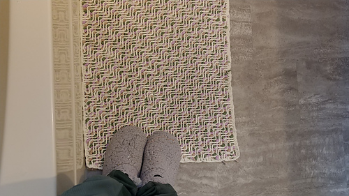 Ravelry: Snowdrops Rug pattern by Elyse Yeager