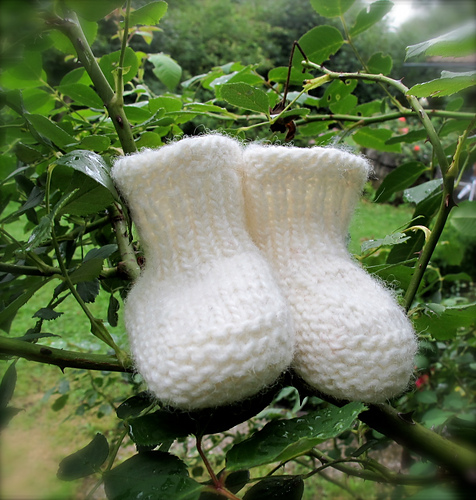 Ravelry: Newborn Booties pattern by Priscillia Uloho