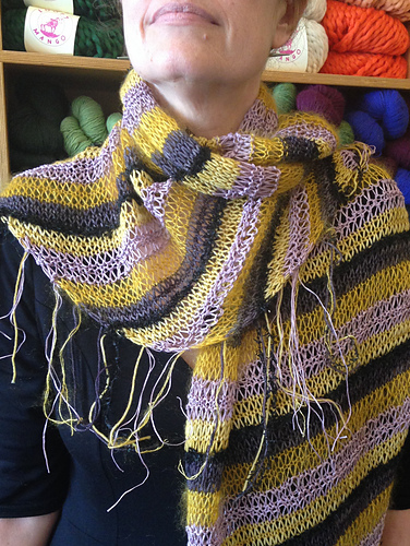 Ravelry: Fandango Shawl pattern by Edna Hart Knits