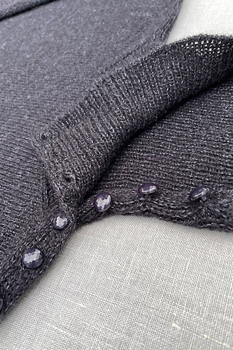 Ravelry: KBG 28 ARCHITECT sweater pattern by einrúm