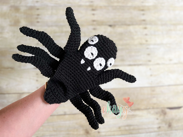 Ravelry: Spider Hand Puppet pattern by Erin Greene