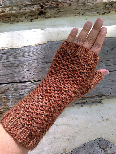 Ravelry: Honeycomb Mittens pattern by Sarah Cooke