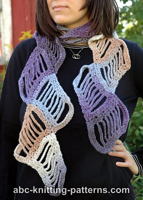 Ravelry: Ocean Wave Scarf pattern by Elaine Phillips