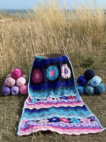 Ravelry: Enchanted Coast Wrap pattern by Eleonora Tully