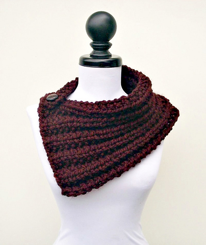 Ravelry: The Elspeth Cowl Scarf pattern by Diane Serviss