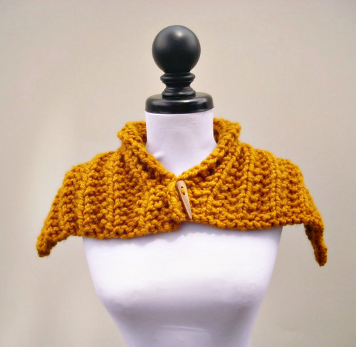 Ravelry: The Elspeth Cowl Scarf pattern by Diane Serviss
