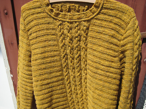 Ravelry: Yellow Gold Pullover pattern by Linda Marveng
