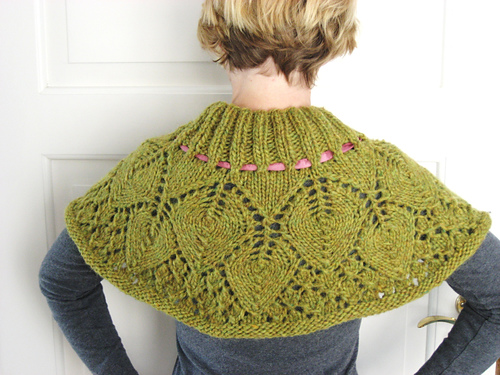 Ravelry: #18 Lacy Leaf Capelet pattern by Eline Oftedal