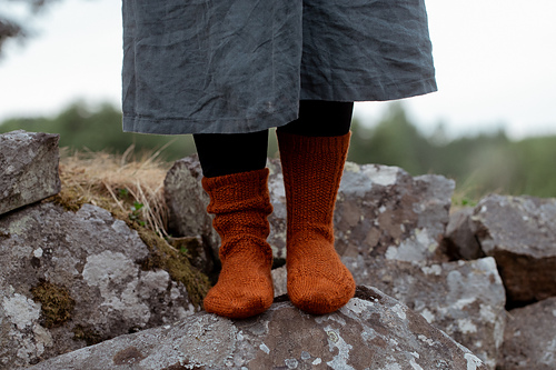 Ravelry: Braided Moss Socks pattern by Lotta H Löthgren
