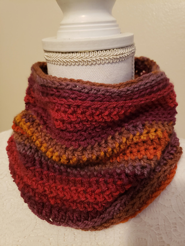 Ravelry: Triple Half Double Cowl pattern by Sammich Stitches