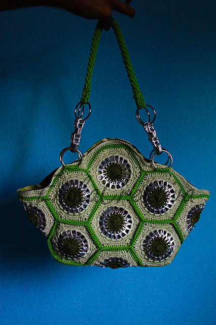 Ravelry: Hexagonal Motif Pop Tab Purse pattern by Erika Lopez