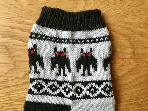 Ravelry: Mothman Socks pattern by Emma Manos