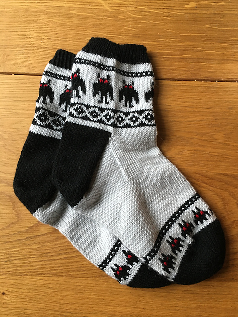 Ravelry: Mothman Socks pattern by Emma Manos