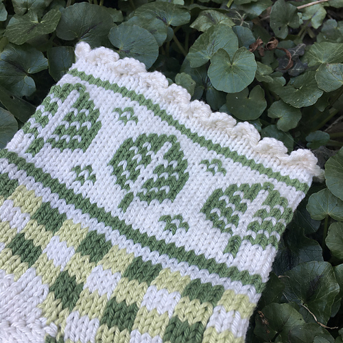 Ravelry: Gingham Leaf Socks pattern by Emma Manos