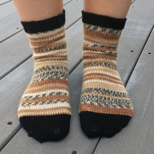 Ravelry: Simple Socks pattern by Emma Manos