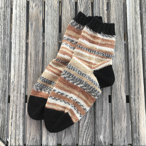 Ravelry: Simple Socks pattern by Emma Manos