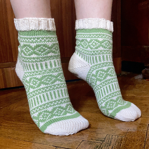 Ravelry: Geometric Socks pattern by Emma Manos