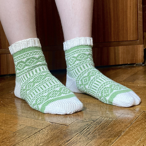 Ravelry: Geometric Socks pattern by Emma Manos
