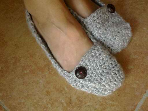Ravelry: Cross Over Toe Ballet Slippers pattern by Laura Hooker