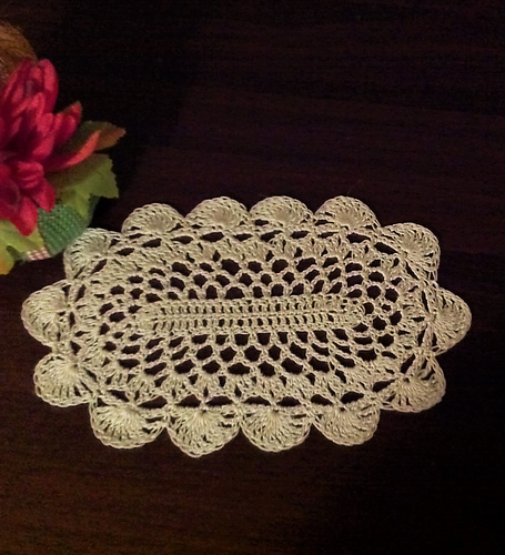 Ravelry: Oval Thread Doily pattern by Lisa Hamblin