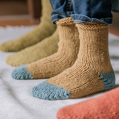 Ravelry: Cozy Up Socks pattern by Ann Budd