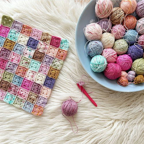 Ravelry: Mini Granny Squares pattern by Emma Carter