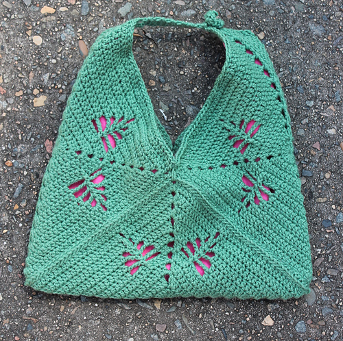 Ravelry: Fern Gully Bag pattern by Emma Wilkinson