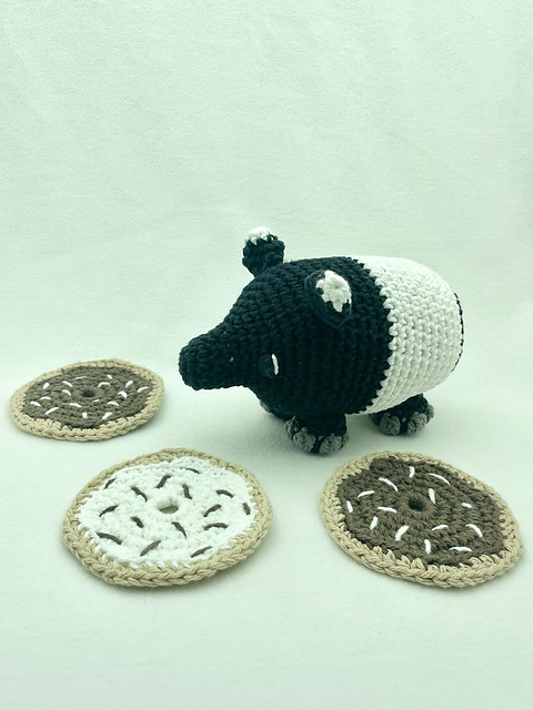Ravelry: Crochet Amigurumi Tapir pattern by Erika Beat