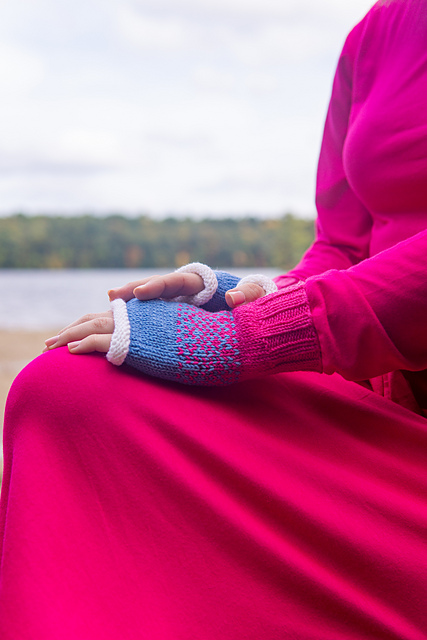 Ravelry: Once Upon a Dream Fingerless Mitts pattern by Erica Lange