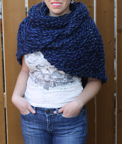 Ravelry: Outlander inspired shawl shoulder wrap pattern by Esther Po