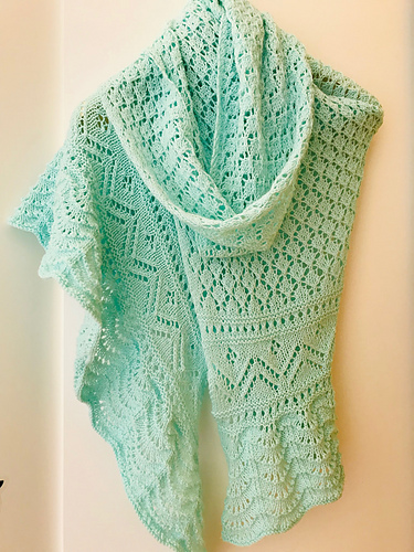 Ravelry: 169-13 Tender Kiss pattern by DROPS design