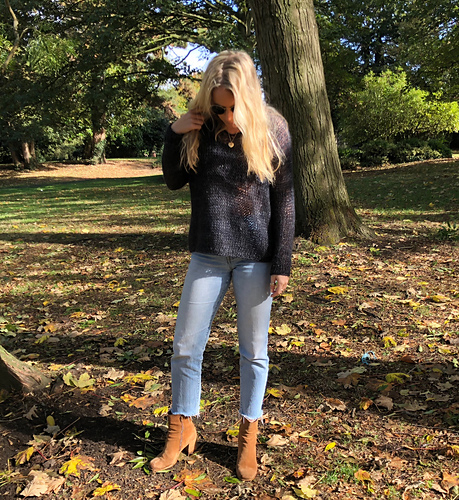 Ravelry: Fluffy Cuddle Sweater pattern by Heleen's Knithouse