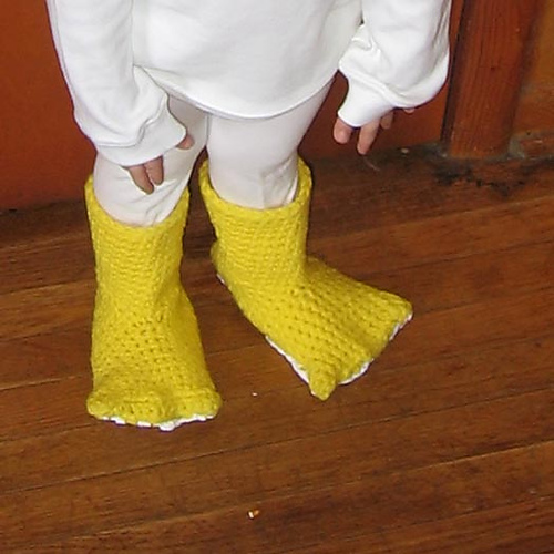 Ravelry: Ducky Slippers pattern by Amy James Gray