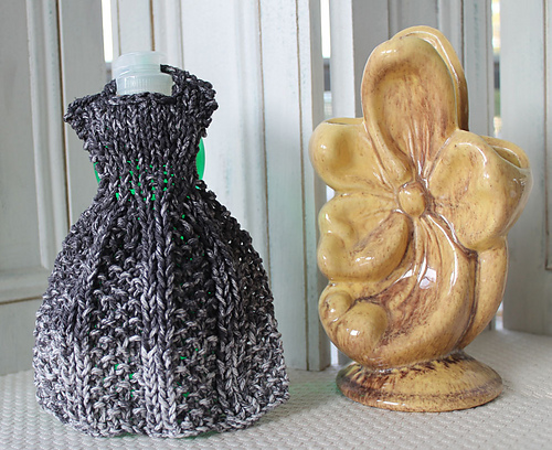 Ravelry: Let's Go to Paris Dress Dishcloth pattern by Debbie Trainor