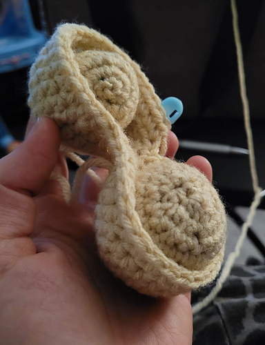 Ravelry: Stressticles pattern by Carolane Baribeau