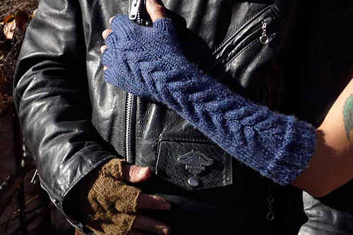 Ravelry: Motorcycle Gloves pattern by Dori Mondon