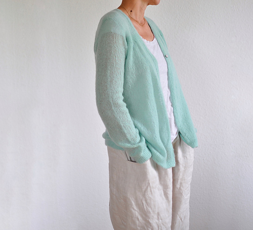 Ravelry: REi Cardigan pattern by ANKESTRiCK