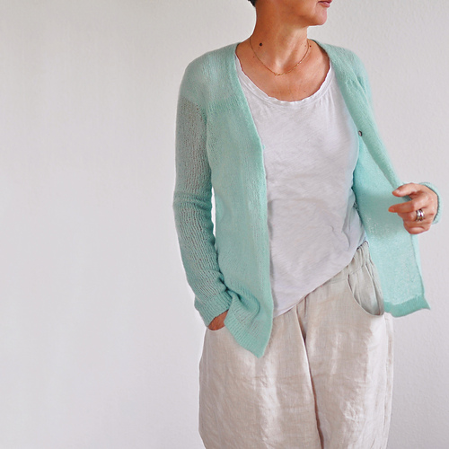 Ravelry: REi Cardigan pattern by ANKESTRiCK