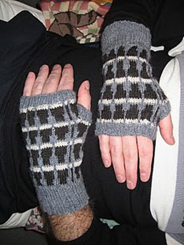 Ravelry: Mittens With Pints On pattern by SpillyJane